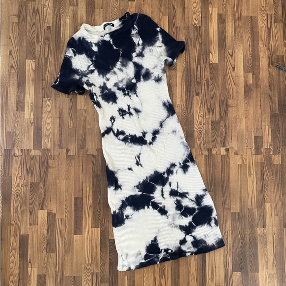 Fashion Nova | Dresses | Fashion Nova Body Con Short Sleevetiedye Dress ...